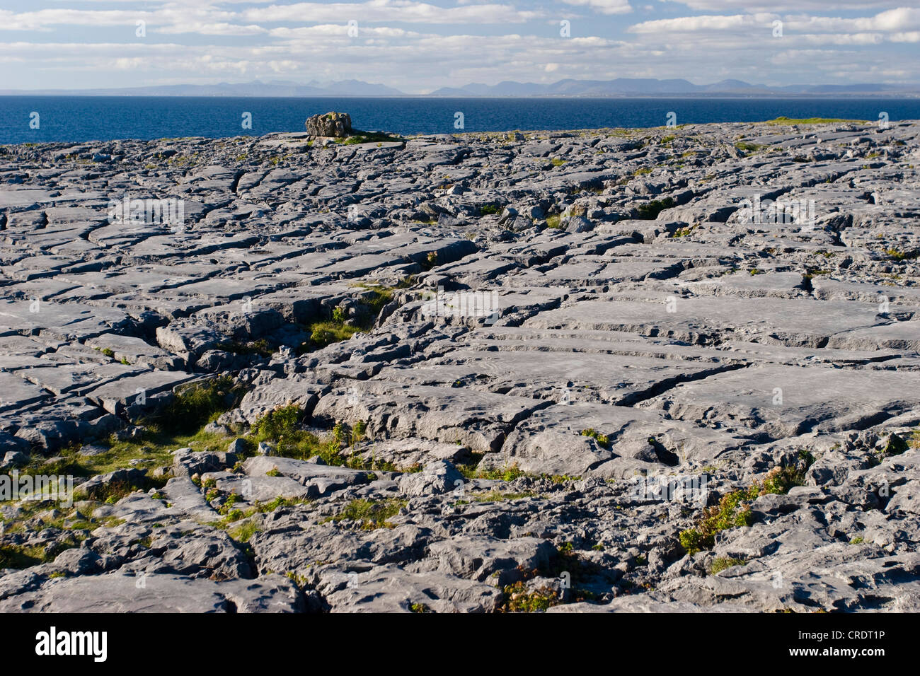 The burren near doolin hi-res stock photography and images - Alamy