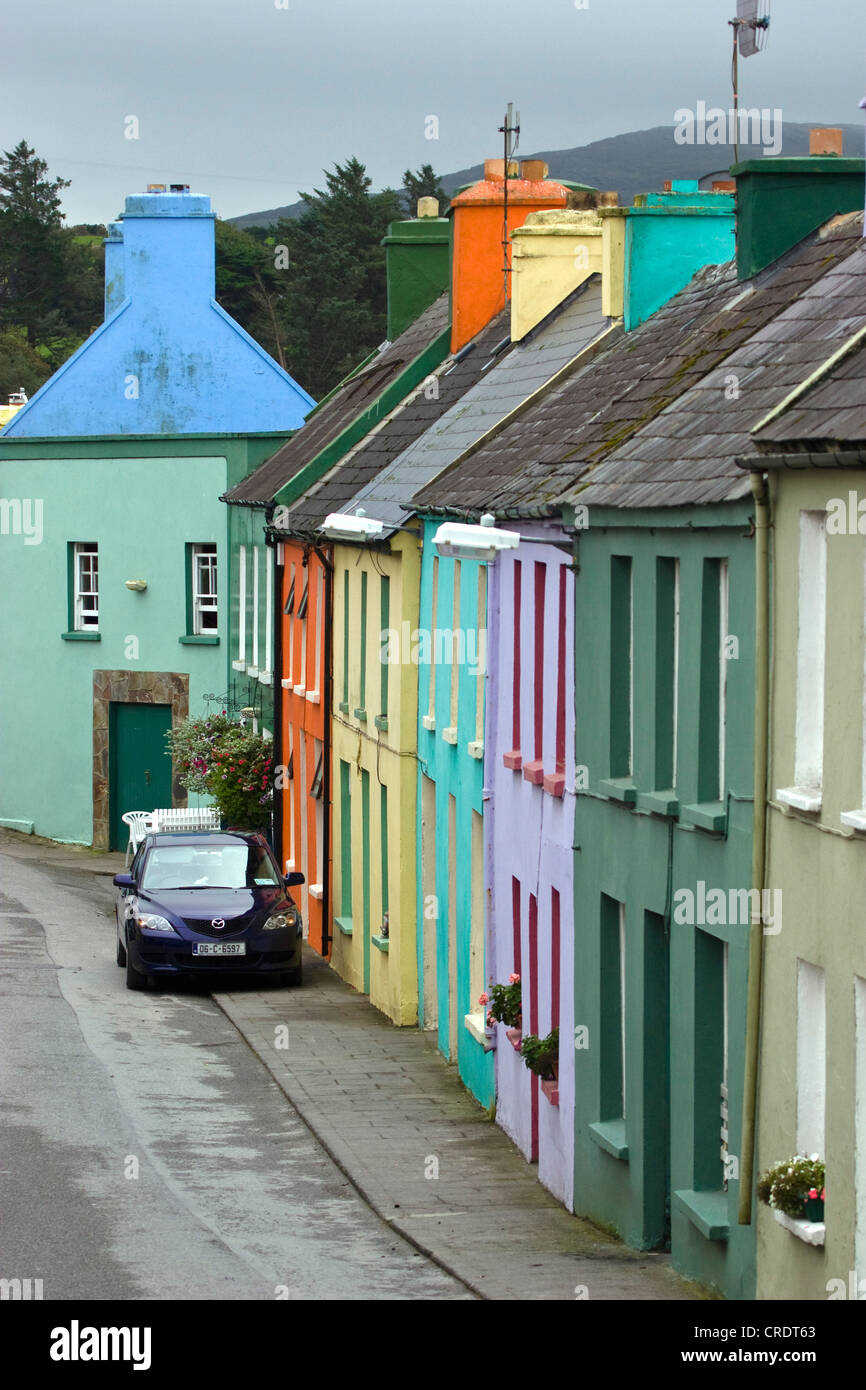coloured houses at Eyeries, Ireland, Cork, Beara-Halbinsel, Eyeries ...