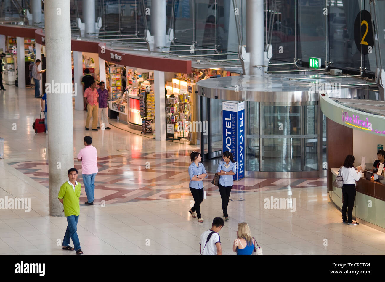 Arrivals Hall scene, Suvarnabhumi International Airport, Bangkok ...
