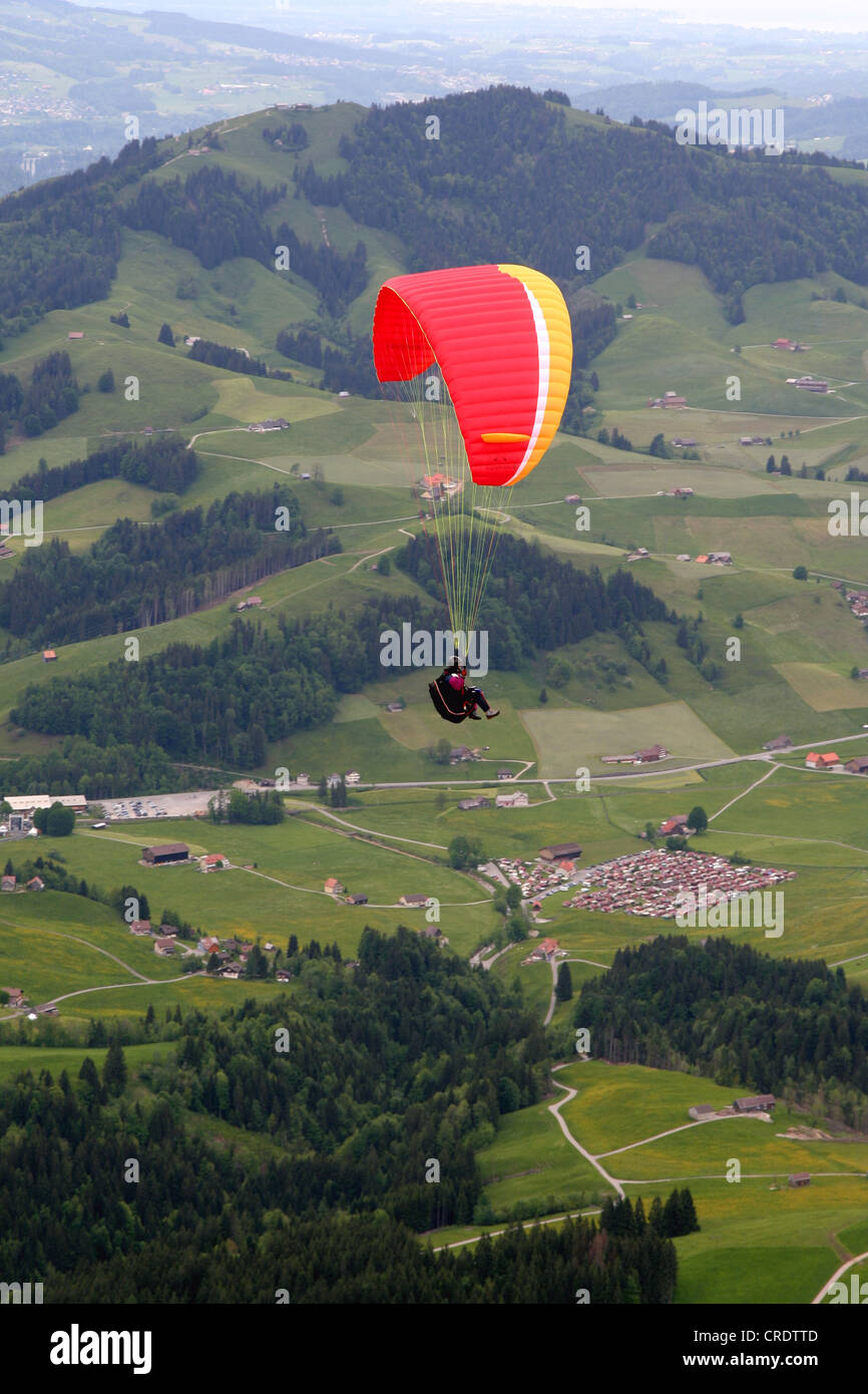Paraglider at kronberg hi-res stock photography and images - Alamy