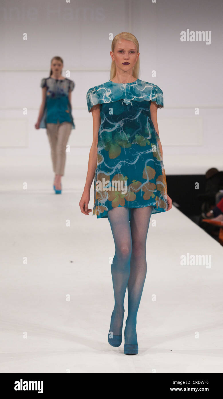 Annie harris hi-res stock photography and images - Alamy