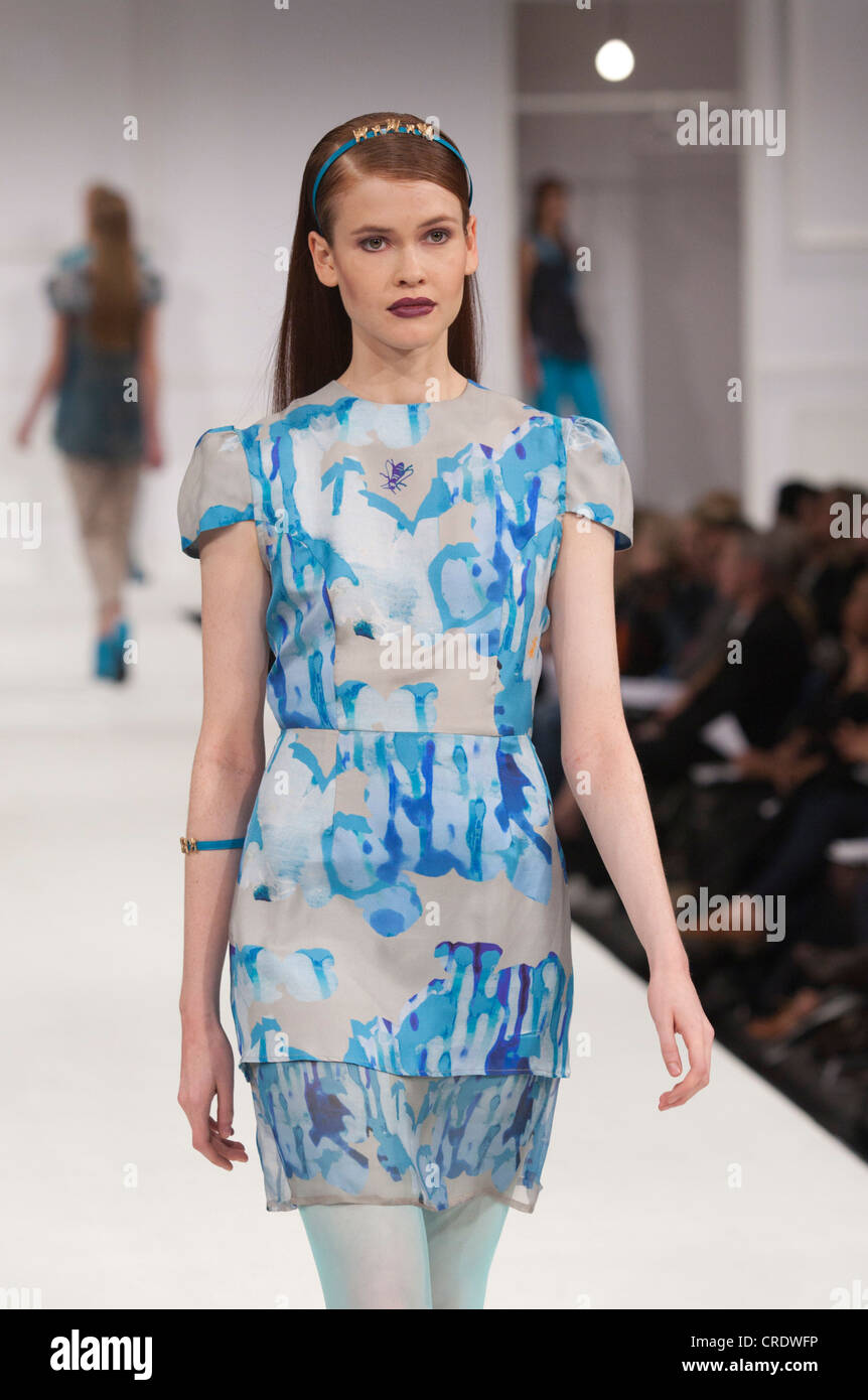 Annie harris hi-res stock photography and images - Alamy