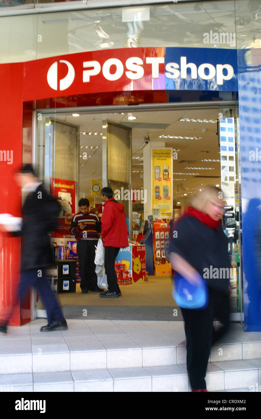 Rushing out of office hi-res stock photography and images - Alamy