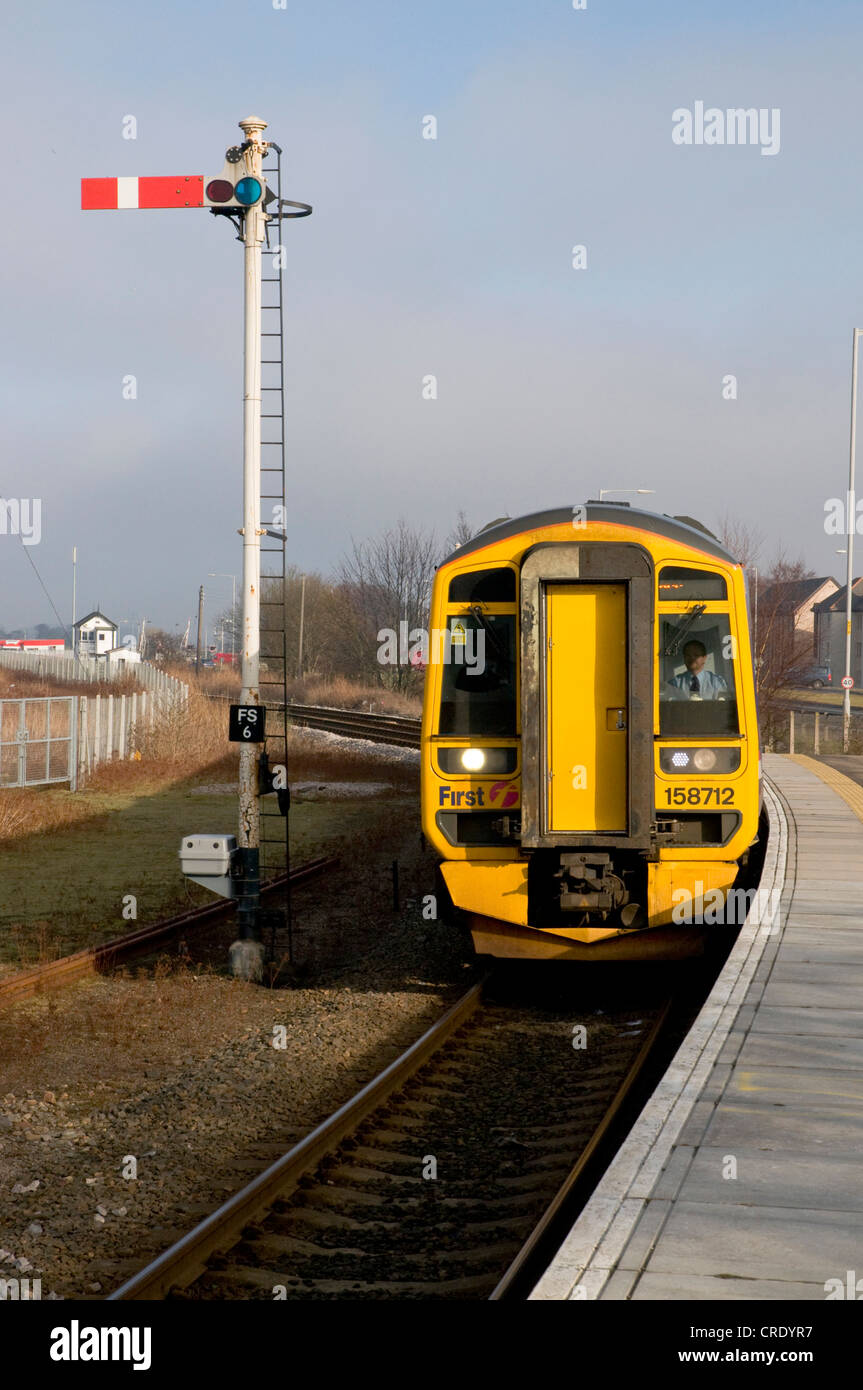 class 158 diesel multiple unit no.158701, approaching aviemore station ...