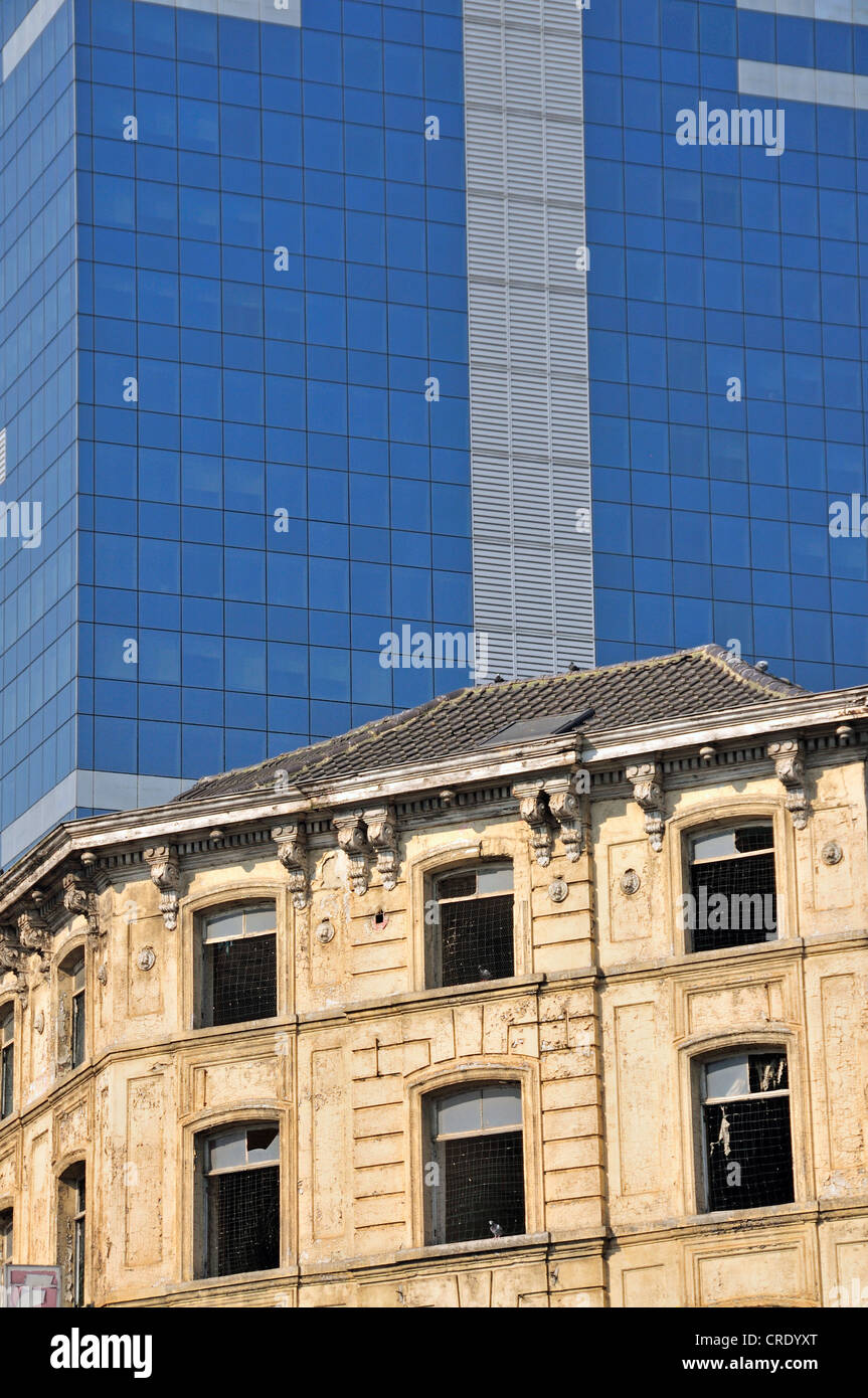 Abandoned dilapidated hi-res stock photography and images - Alamy