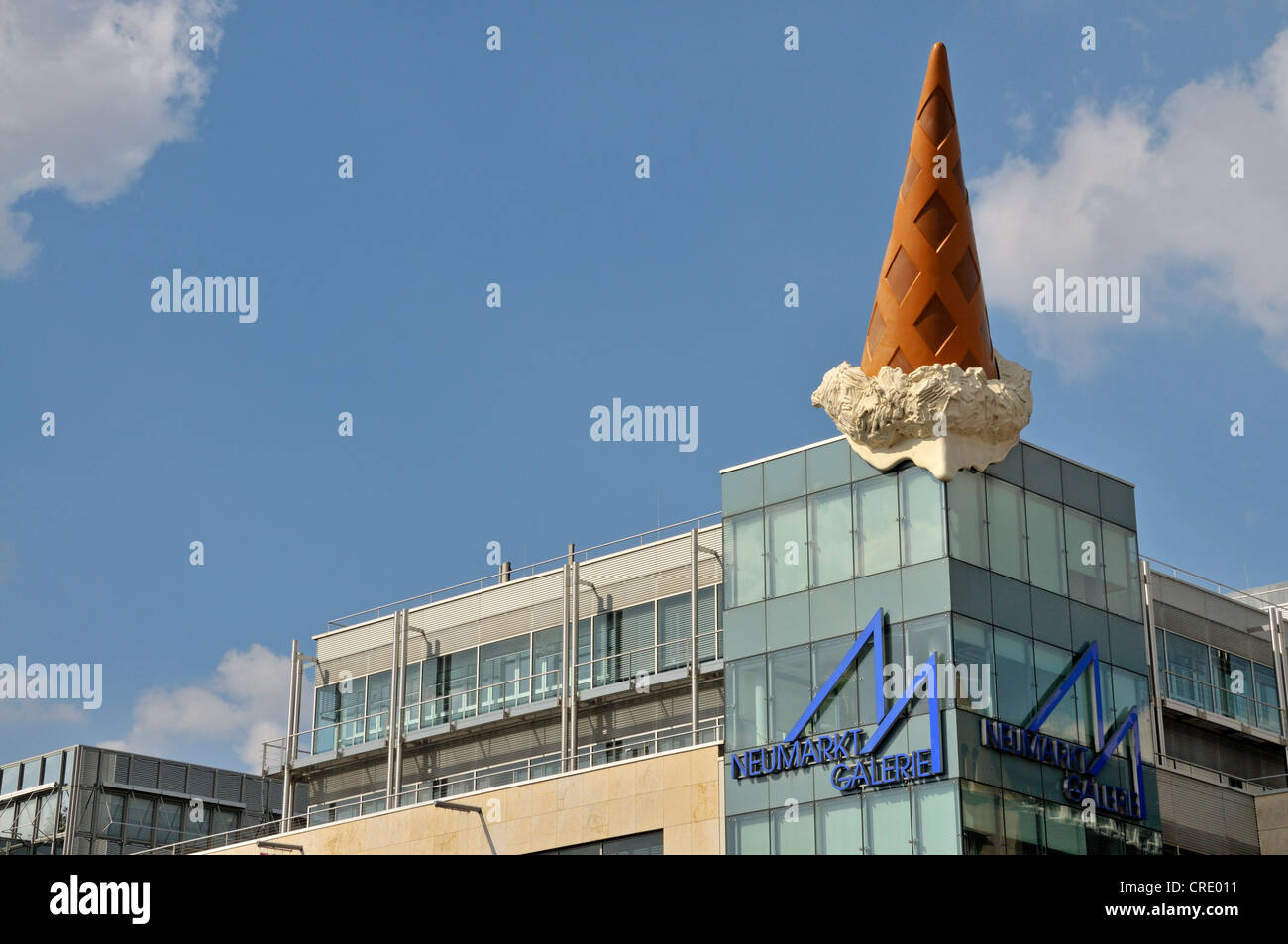 Dropped Cone sculpture, by Claas Oldenburg and Coosje van Bruggen, art ...