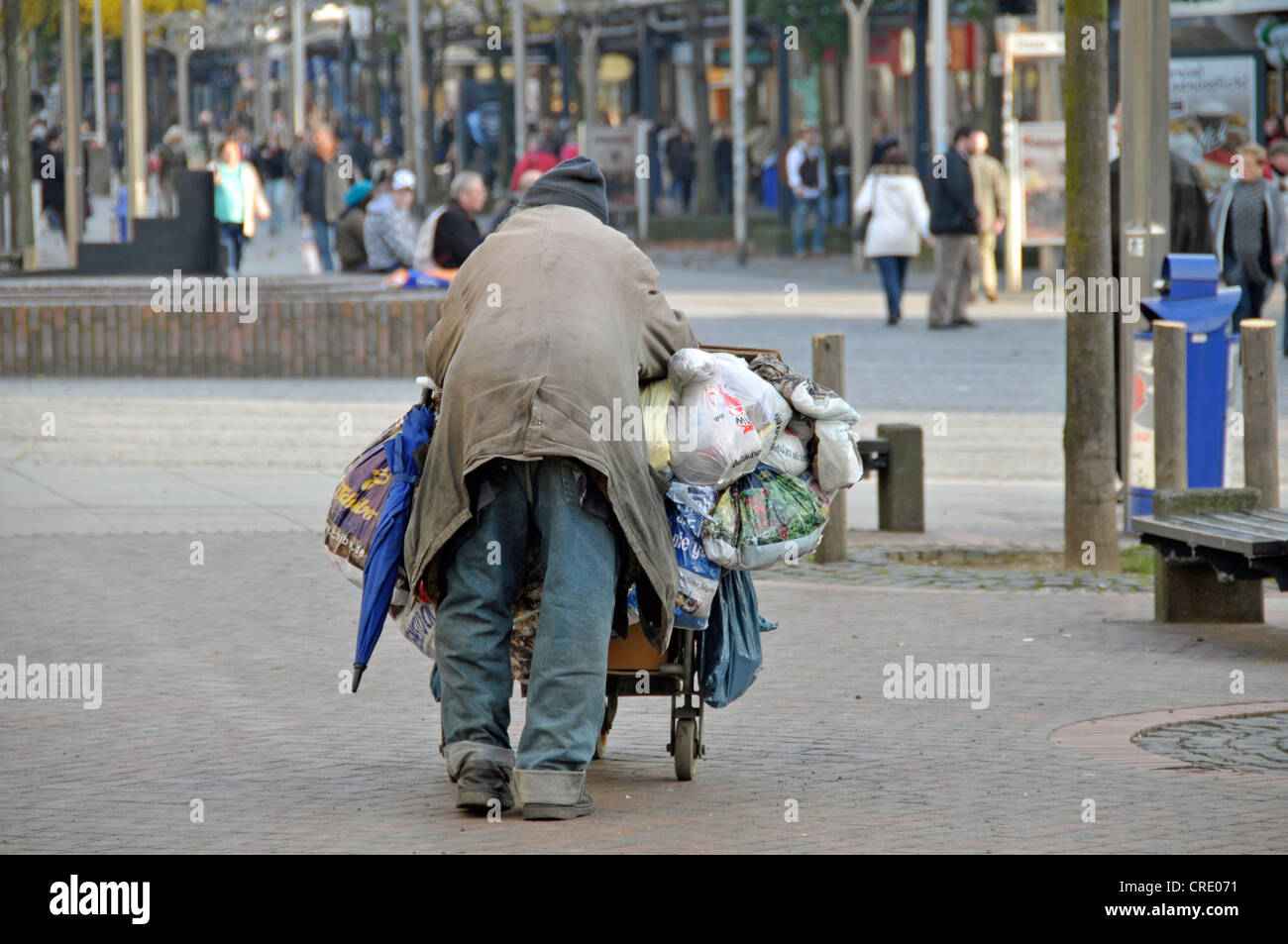 Homeless person hi-res stock photography and images - Alamy