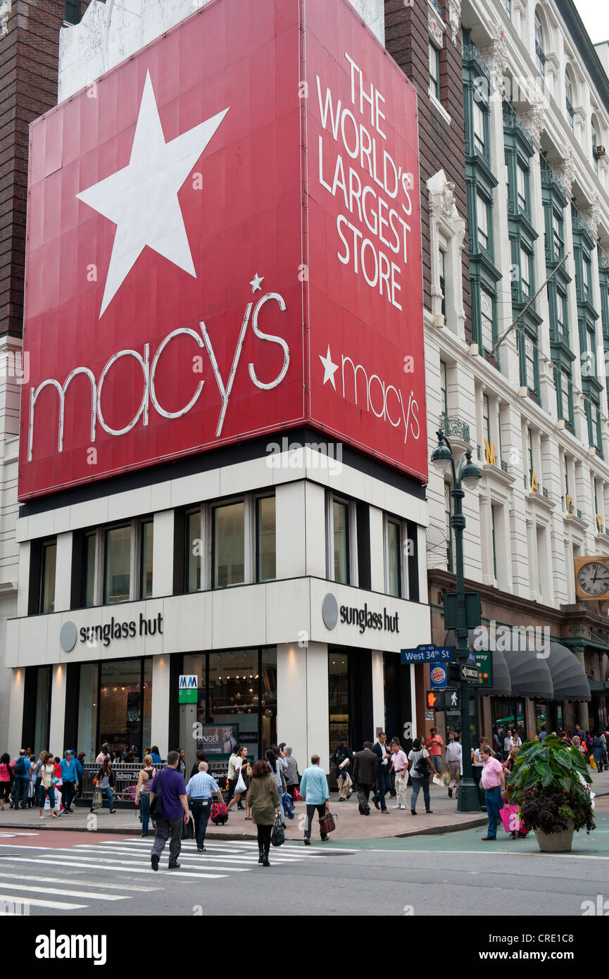 Advertising hoarding at a street corner, Macy's, traditional department ...