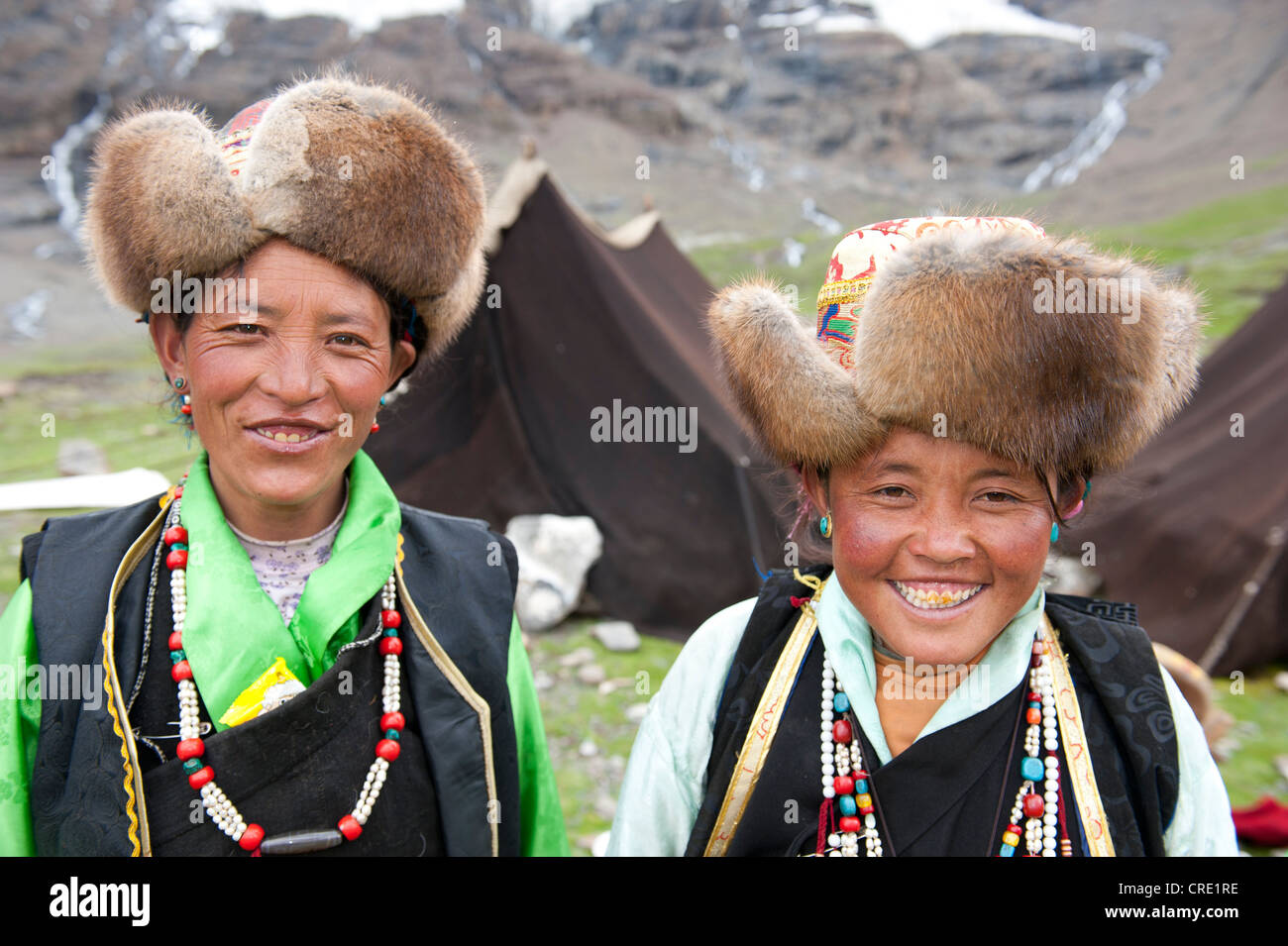 Tibetan women hi-res stock photography and images - Alamy