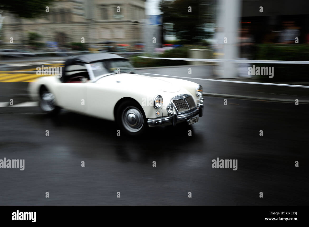 Car in motion hi-res stock photography and images - Alamy