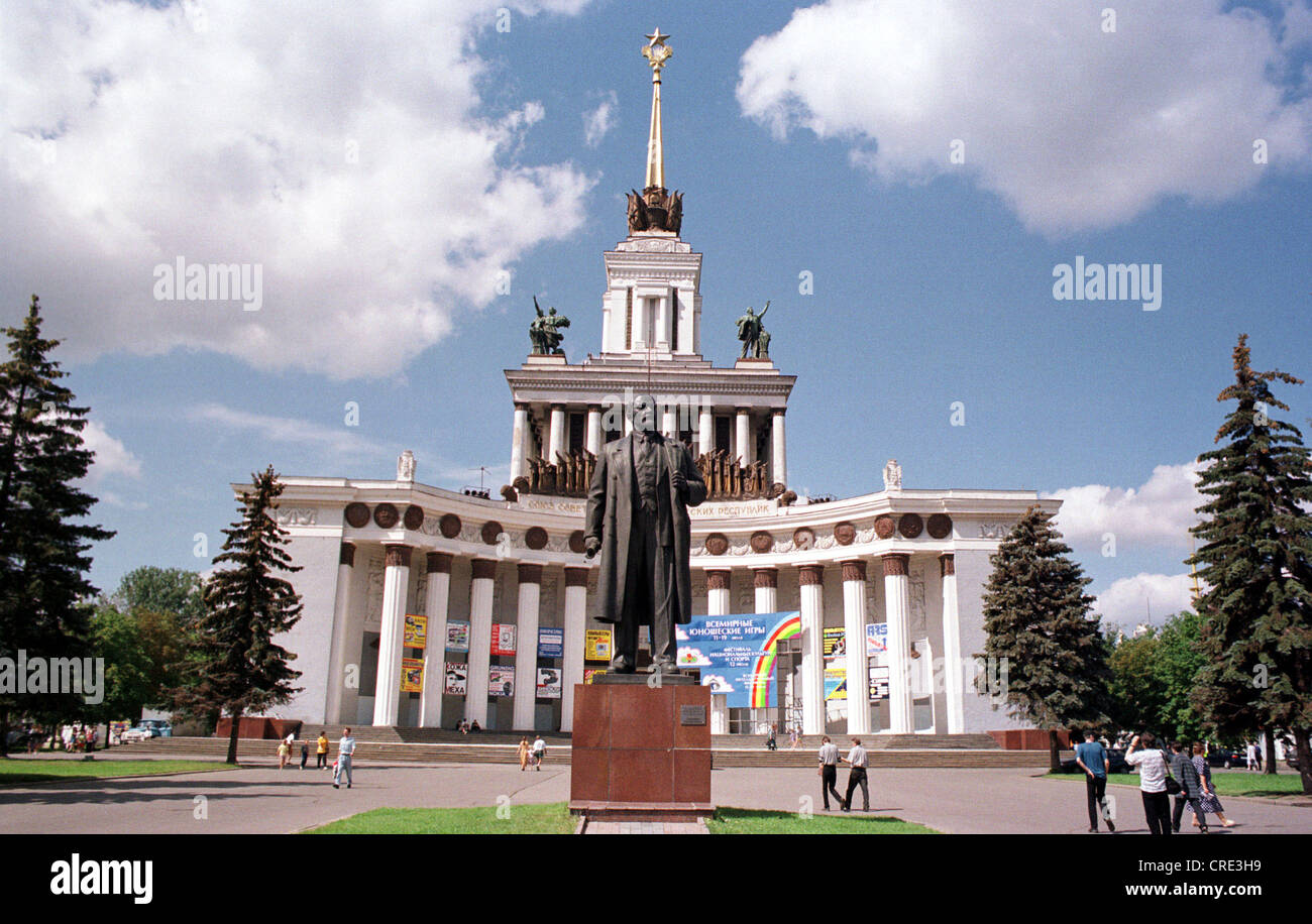 Moscow, Lenin monument in front of the main pavilion of the All-Russian ...