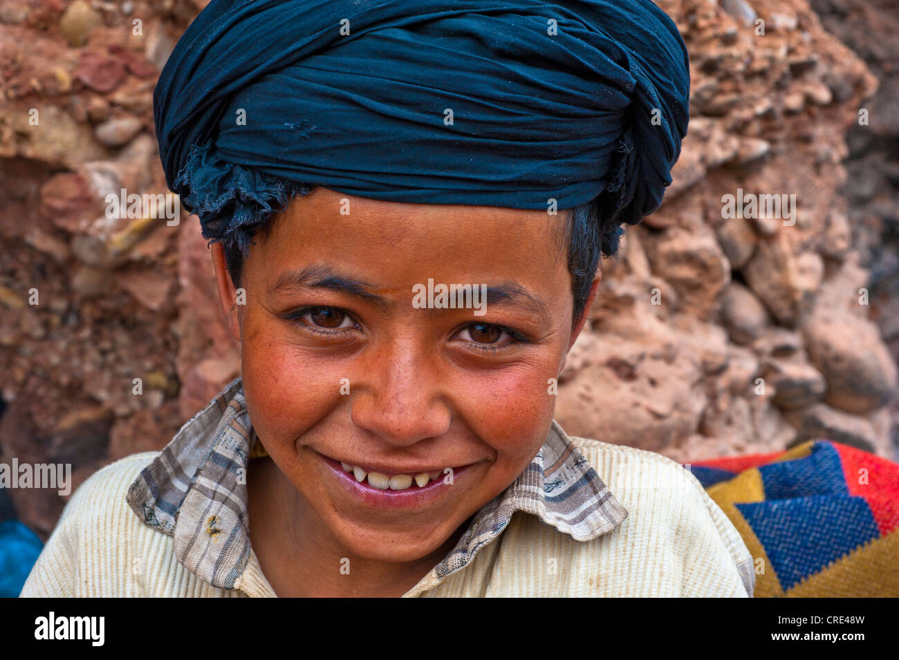 Boy wearing turban hi-res stock photography and images - Alamy