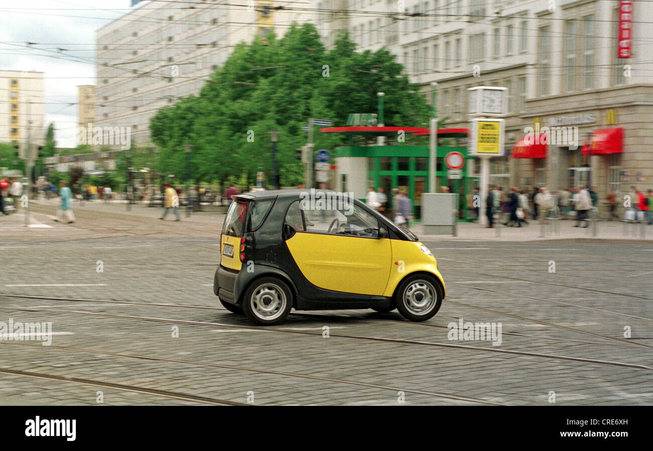 Smart swatch car hi-res stock photography and images - Alamy