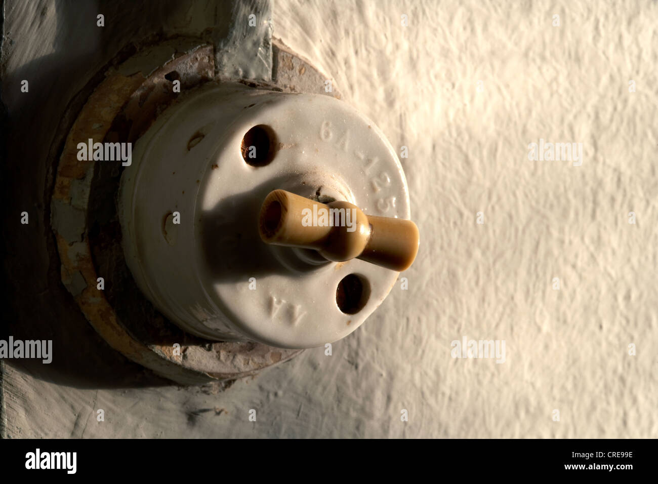Old fashioned light switch hi-res stock photography and images - Alamy