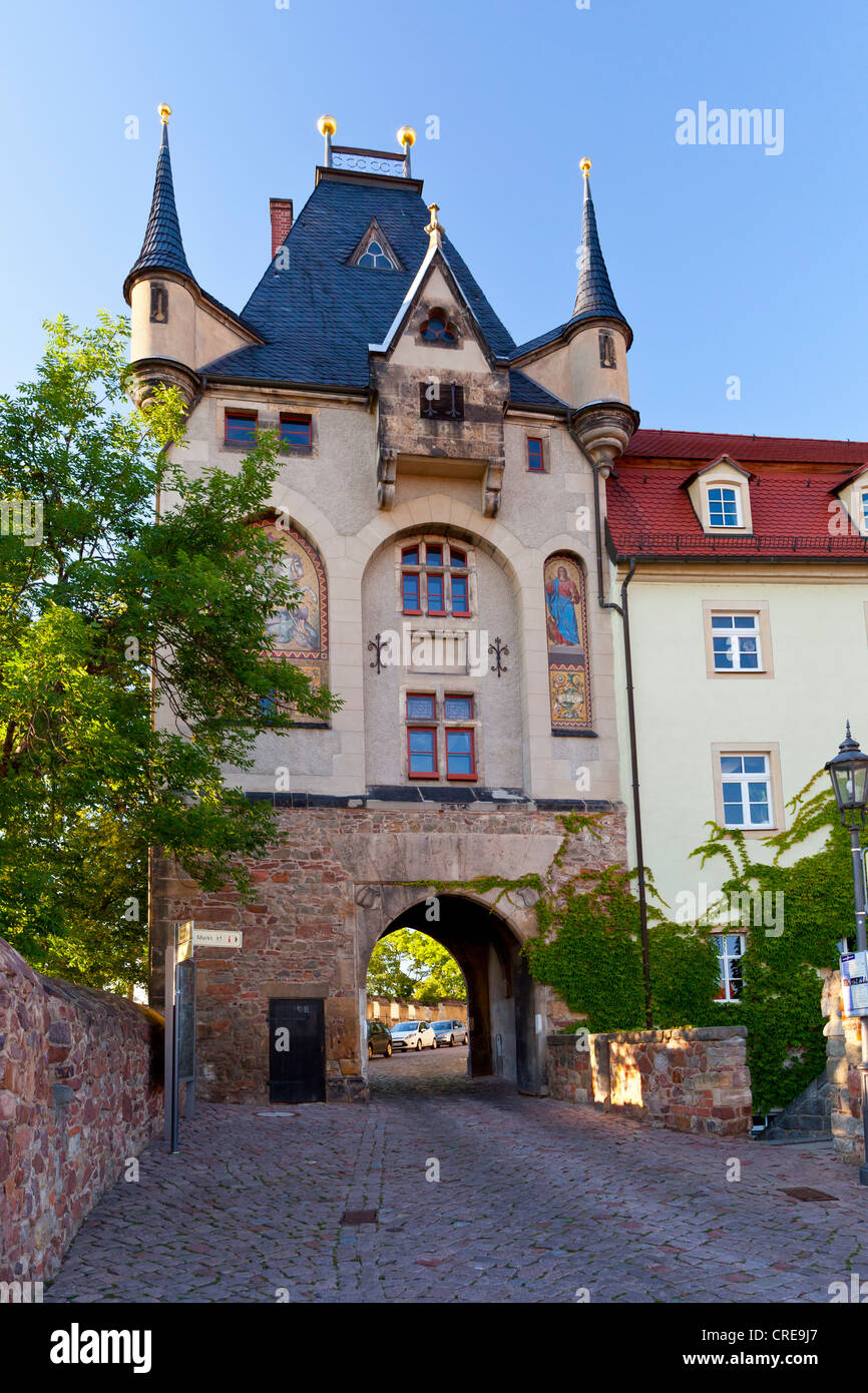 Middle gate to the castle (Albrechtsburg) from the city side - Meissen ...