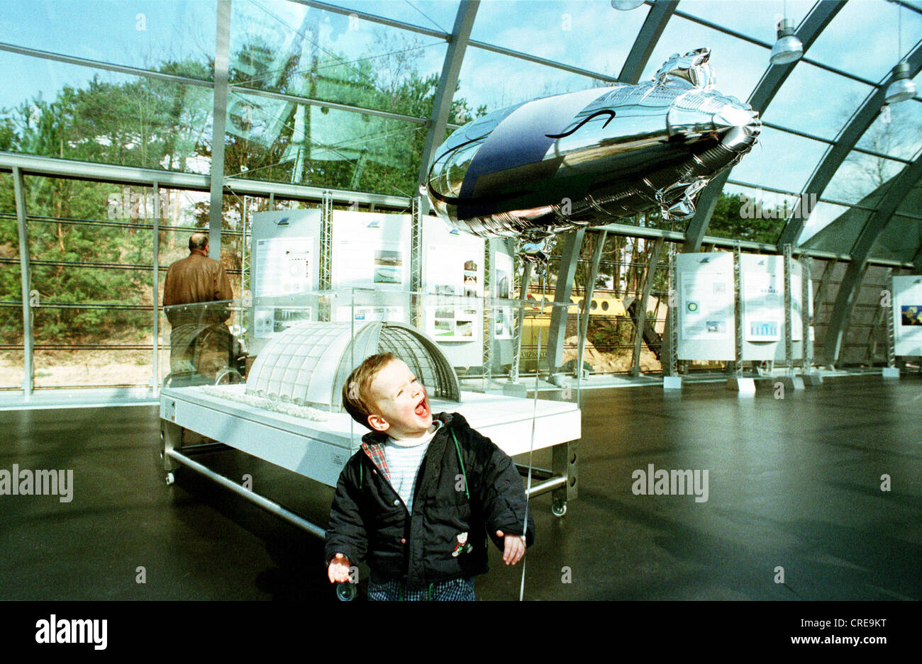 Cargolifter hi-res stock photography and images - Alamy