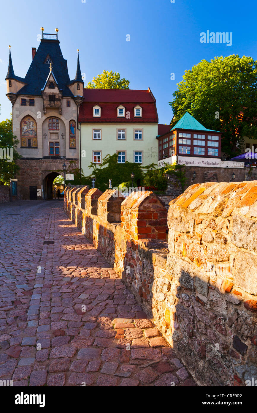 Middle gate to the castle (Albrechtsburg) from the city side - Meissen ...
