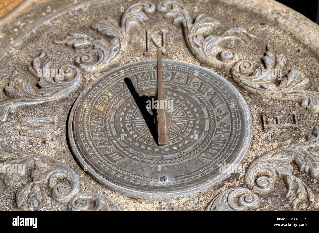 Stone sundial hi-res stock photography and images - Alamy