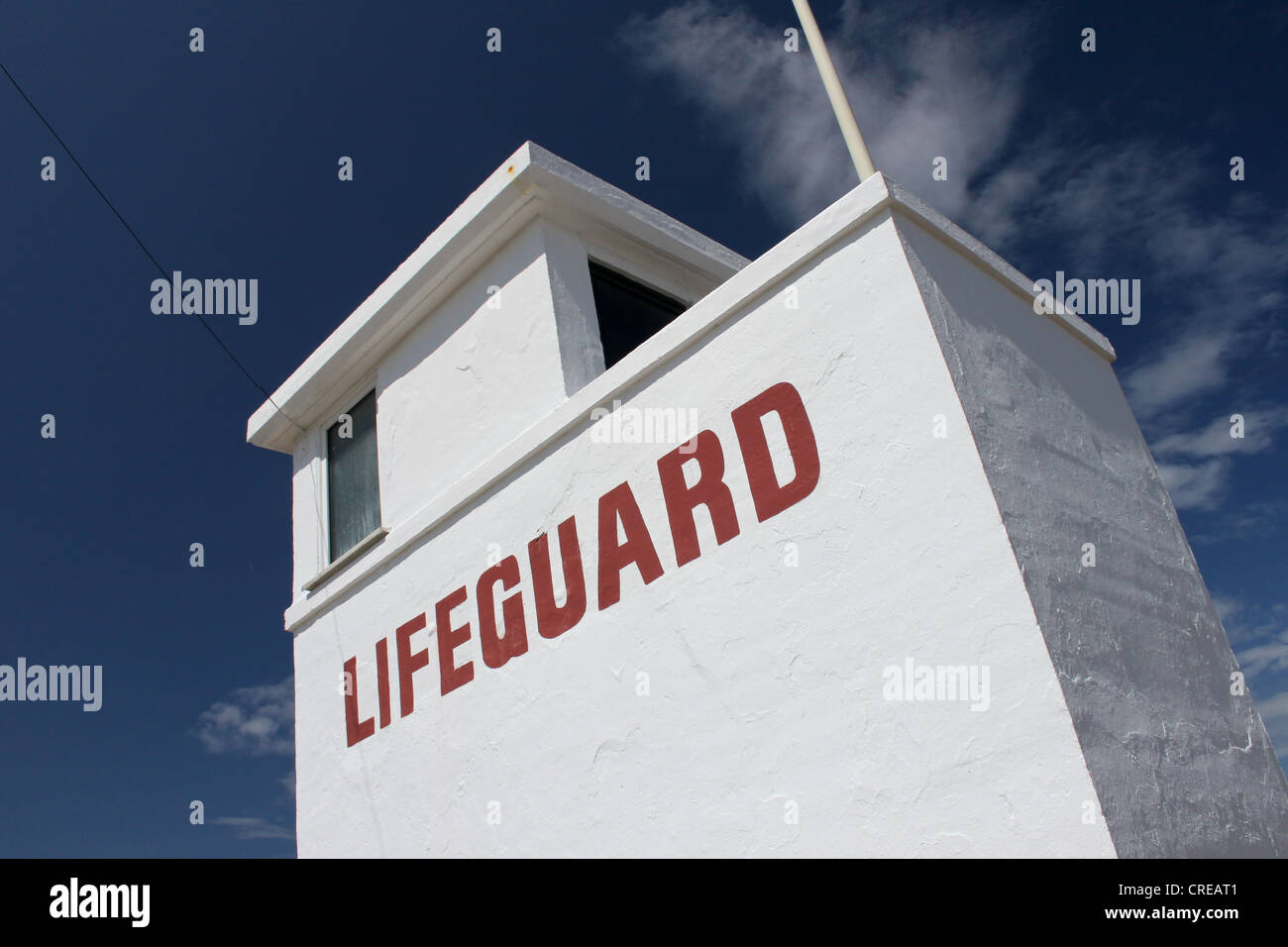 white lifeguard station Stock Photo - Alamy
