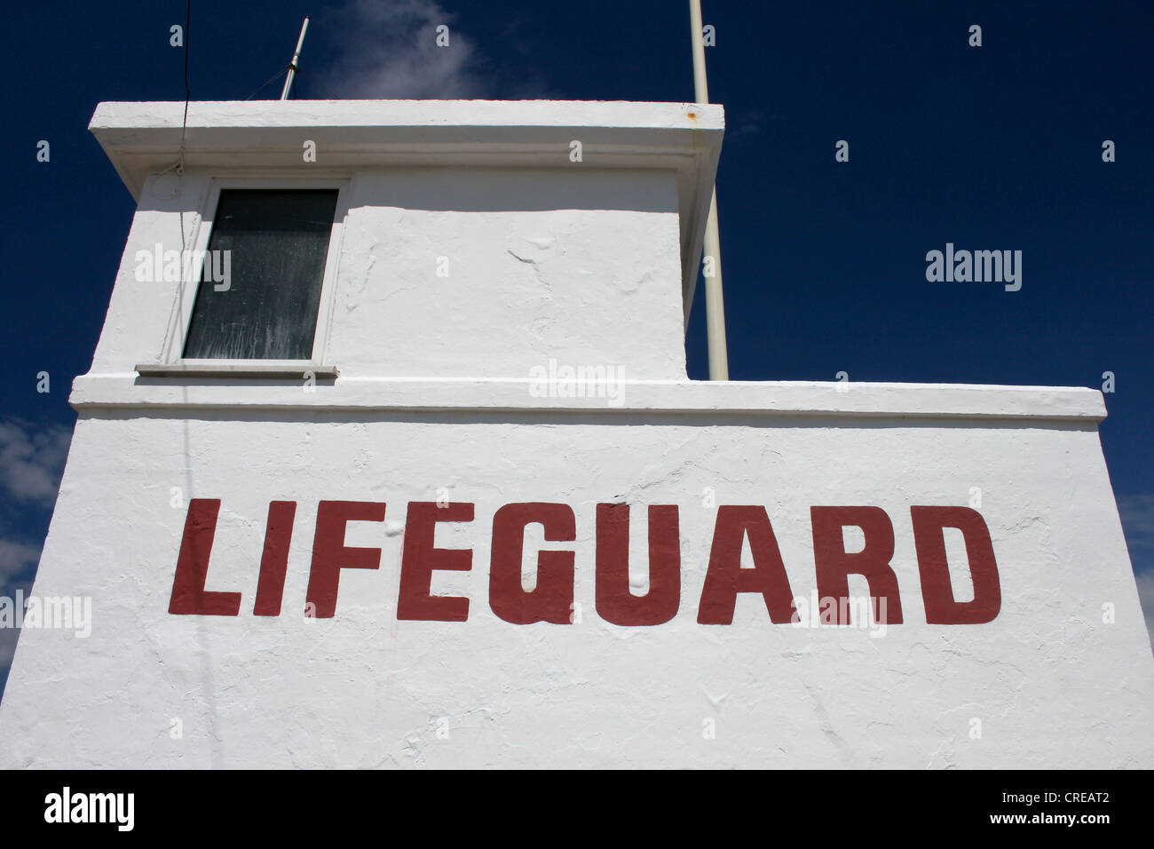 white lifeguard station Stock Photo - Alamy