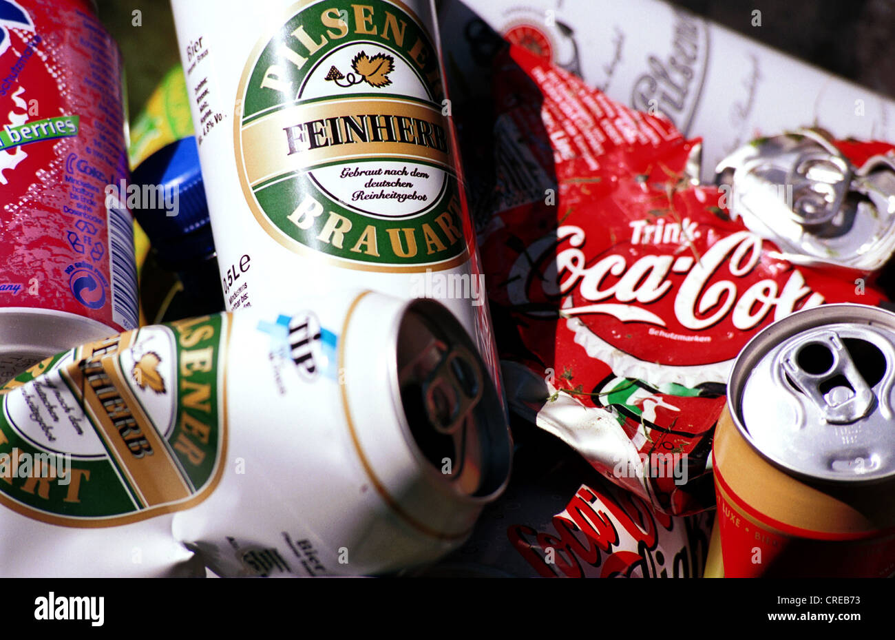 Empty drink cans hi-res stock photography and images - Alamy