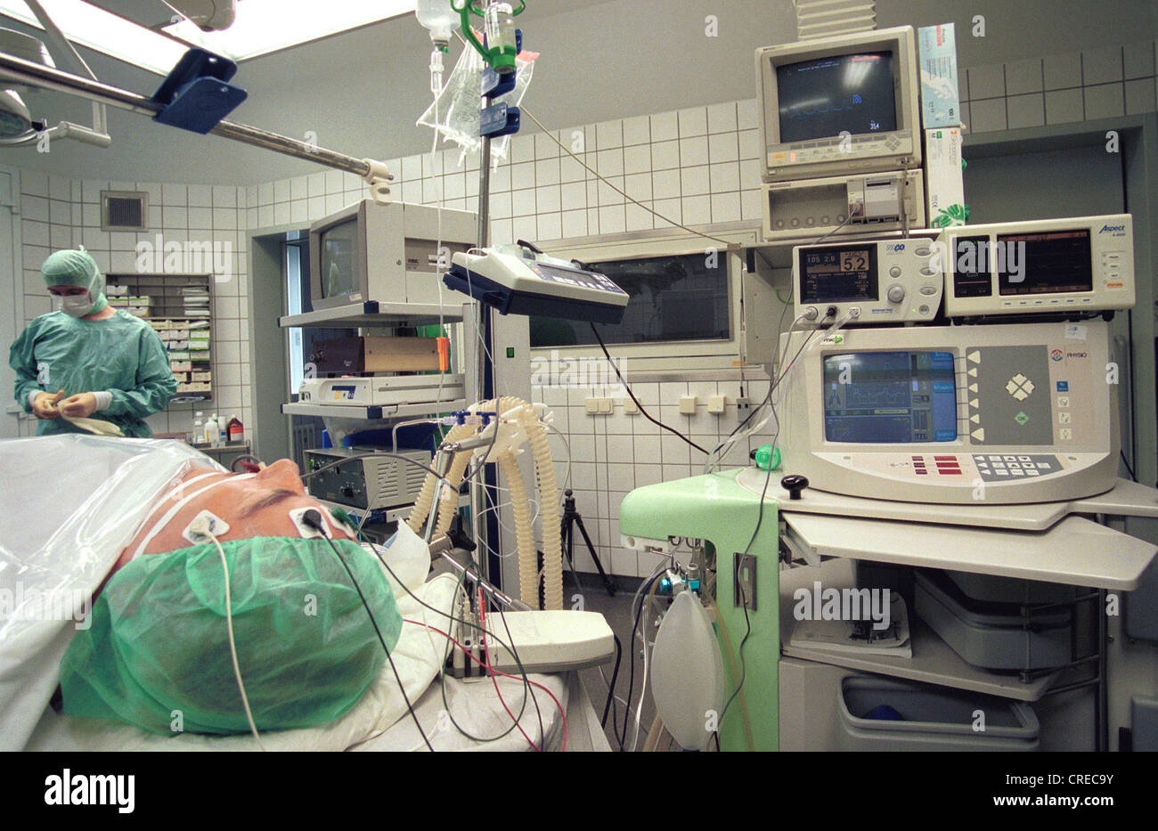 Anesthetized patient hi-res stock photography and images - Alamy