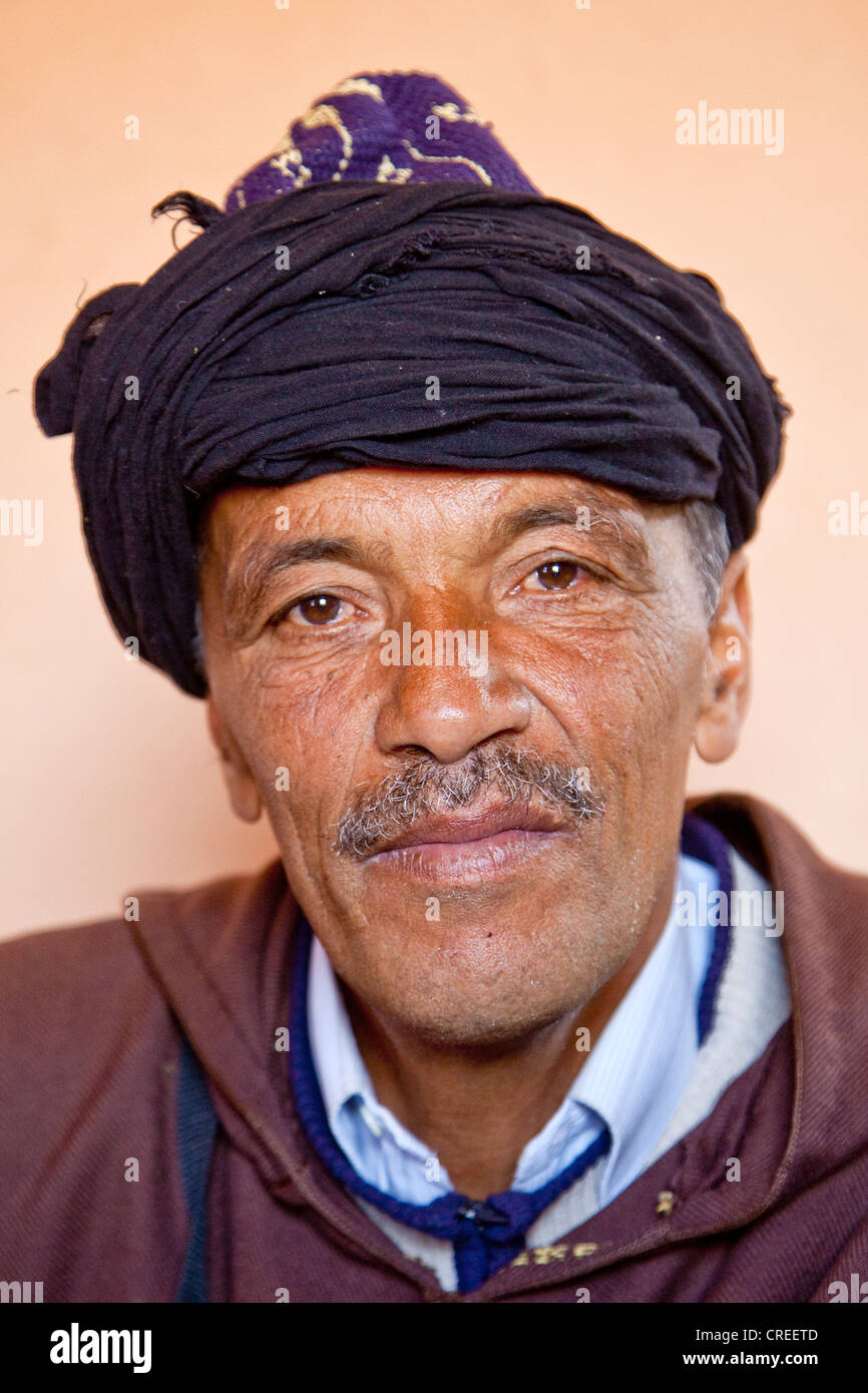 Djellaba robe morocco hi-res stock photography and images - Alamy
