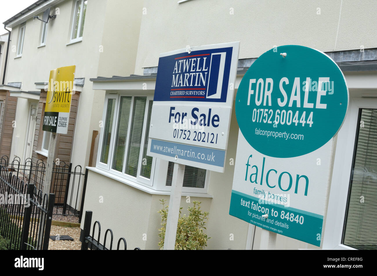House for sale signs uk hi-res stock photography and images - Alamy