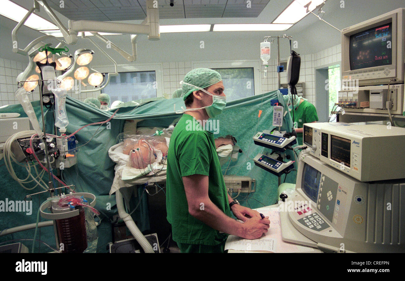 Anaesthesia during the surgery, Bochum, Germany Stock Photo - Alamy