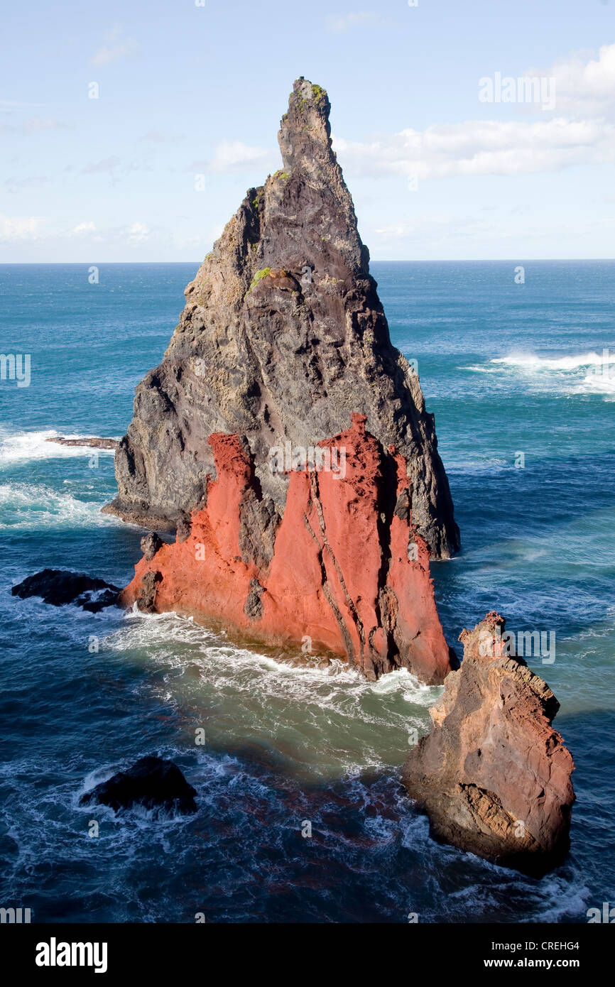 Lava cliffs hi-res stock photography and images - Alamy