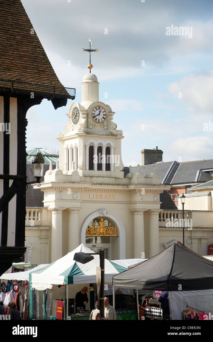 Old english market town monuments hi-res stock photography and images ...