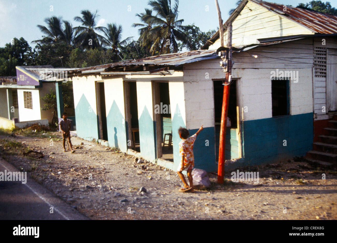 Dominican republic shanty town hi-res stock photography and images - Alamy
