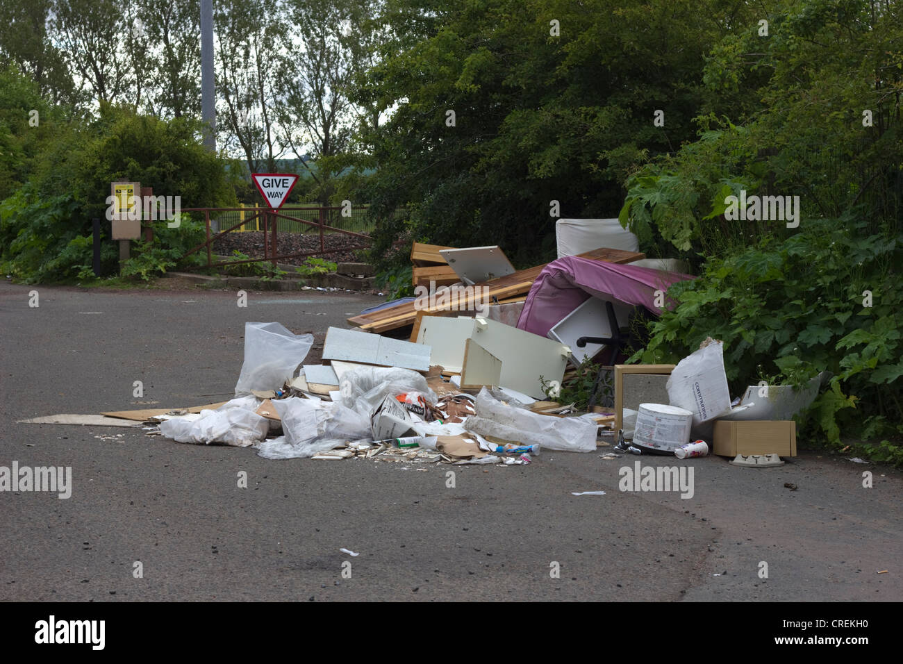 Edinburgh fly tipping hi-res stock photography and images - Alamy