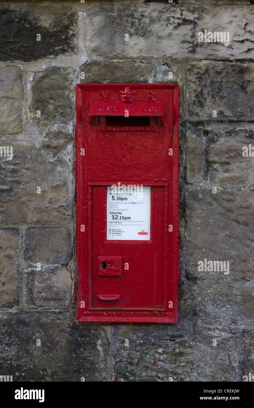 Victorian post box Stock Photo - Alamy