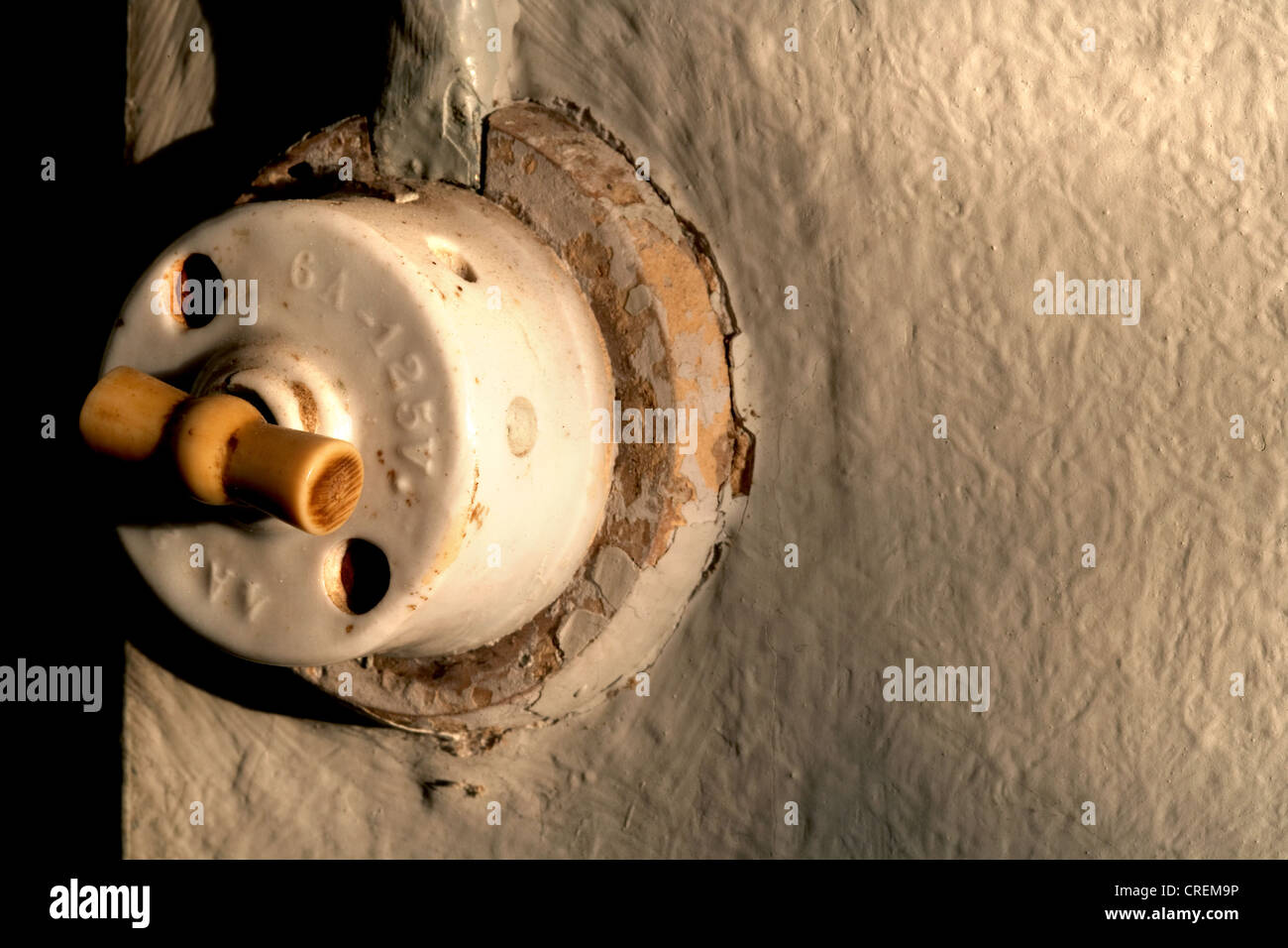 Old fashioned light switch hi-res stock photography and images - Alamy