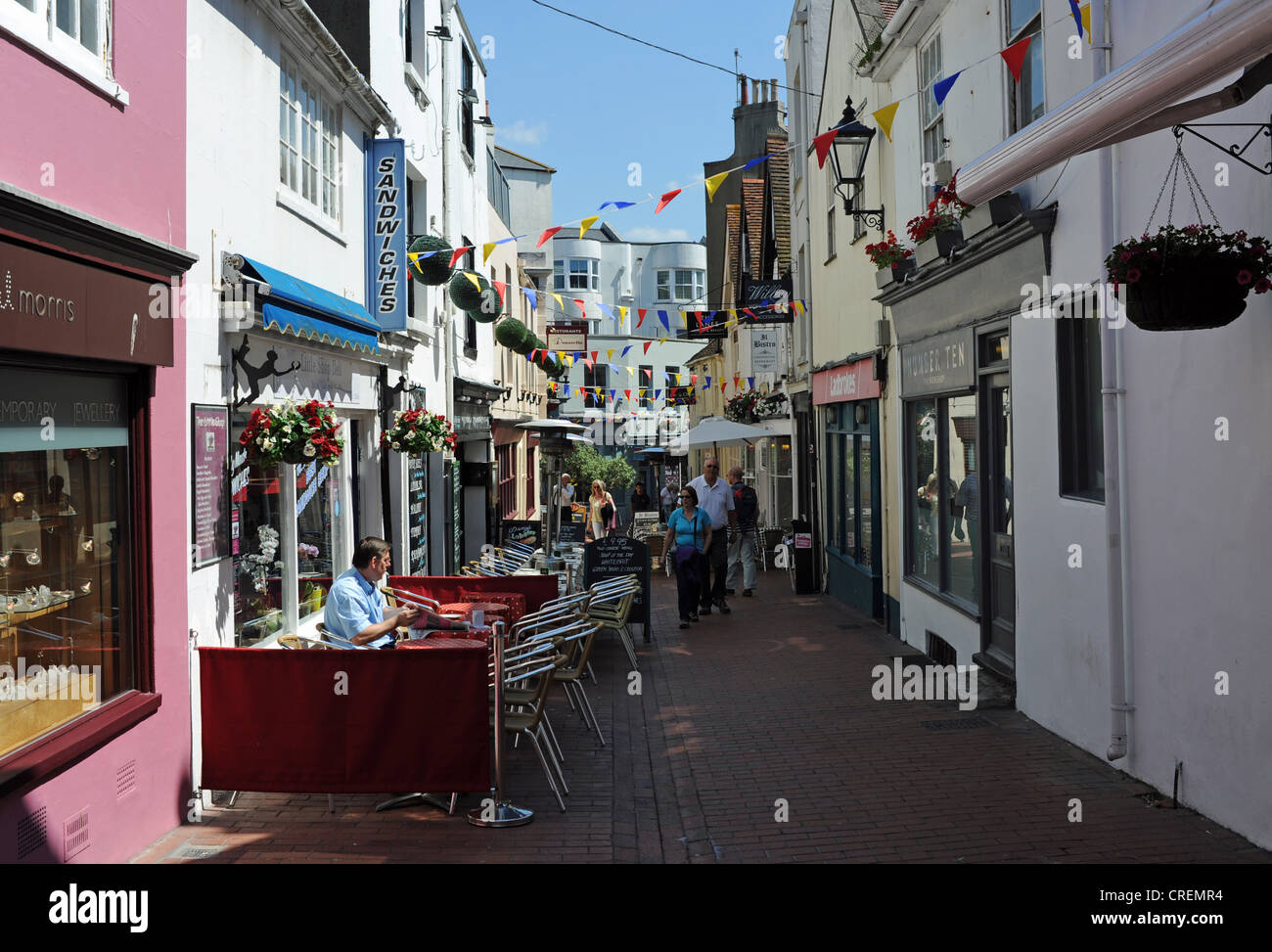 Brighton shops and restaurants hi-res stock photography and images - Alamy