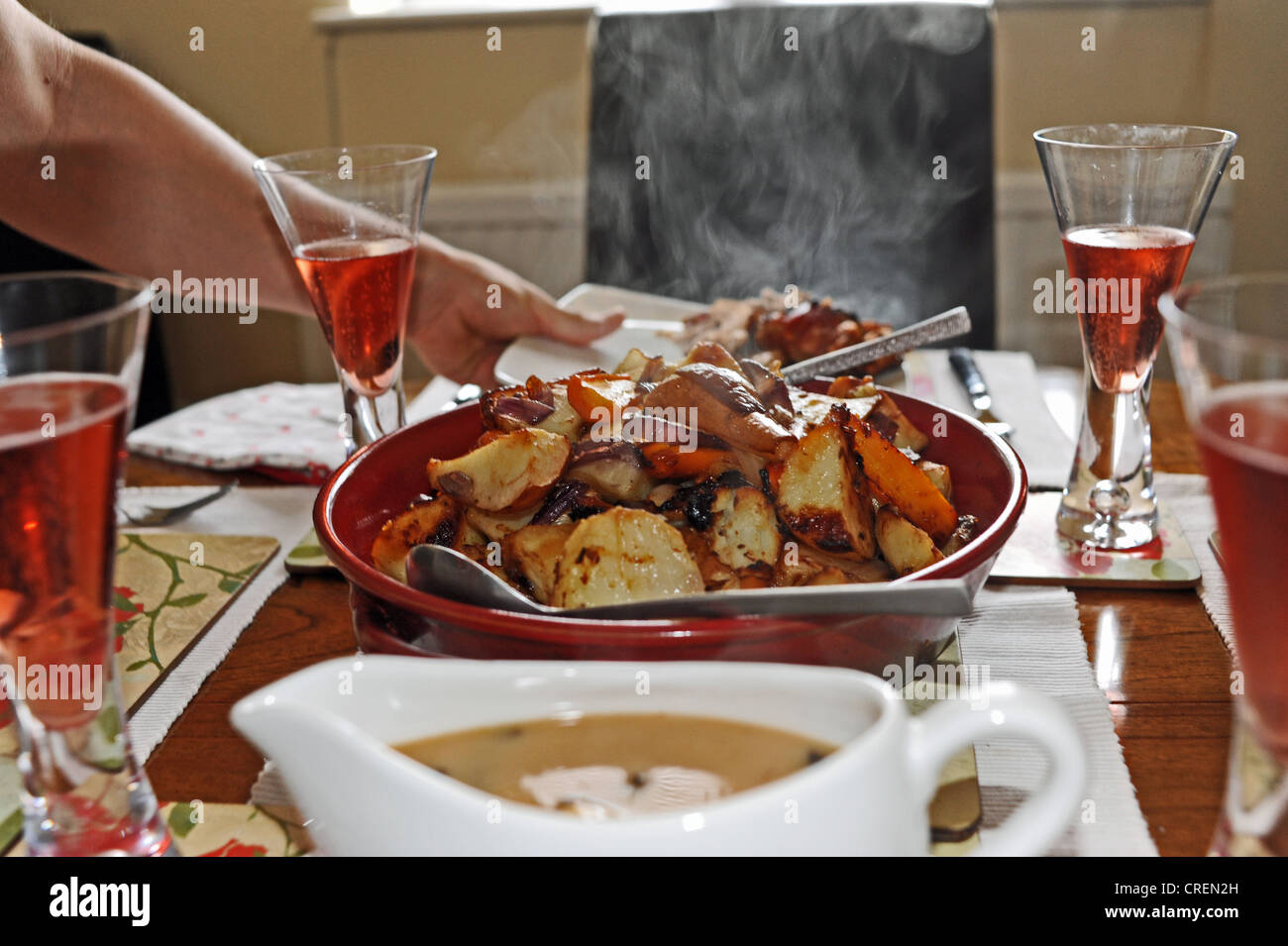 Sunday roast dinner table hi-res stock photography and images - Alamy