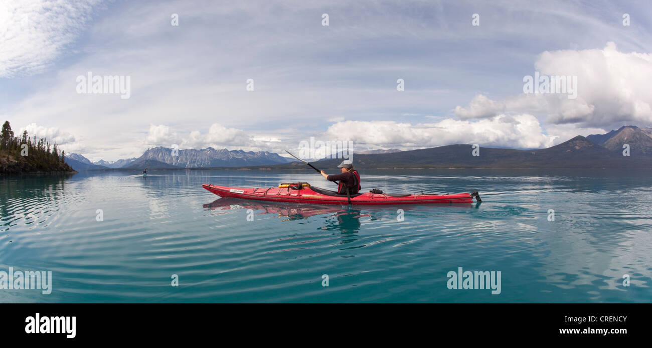 Kayak behind mountains hi-res stock photography and images - Alamy