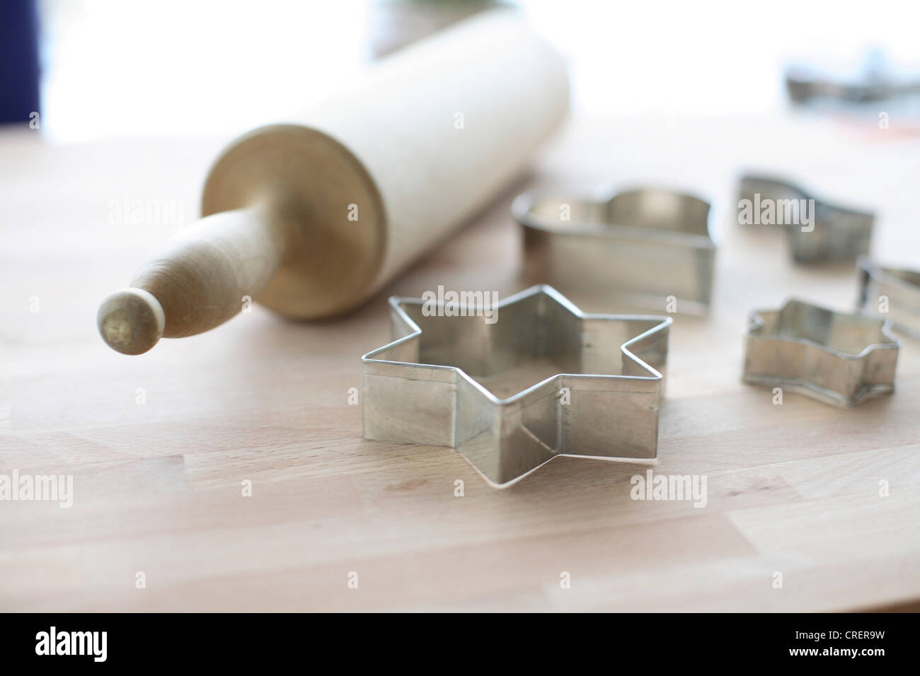biscuit cutters and rolling pin Stock Photo - Alamy