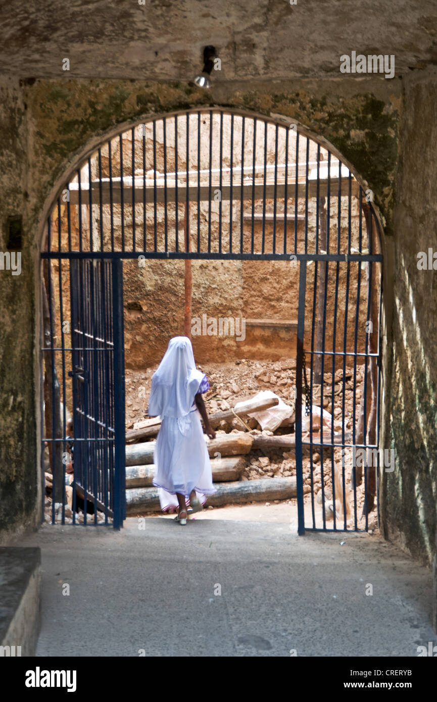 Archway africa hi-res stock photography and images - Alamy