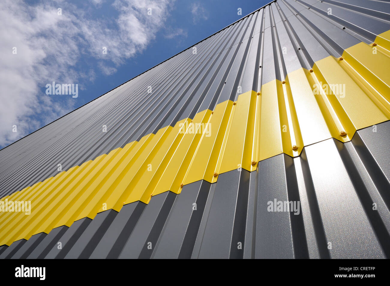 Cladding on industrial unit hi-res stock photography and images - Alamy