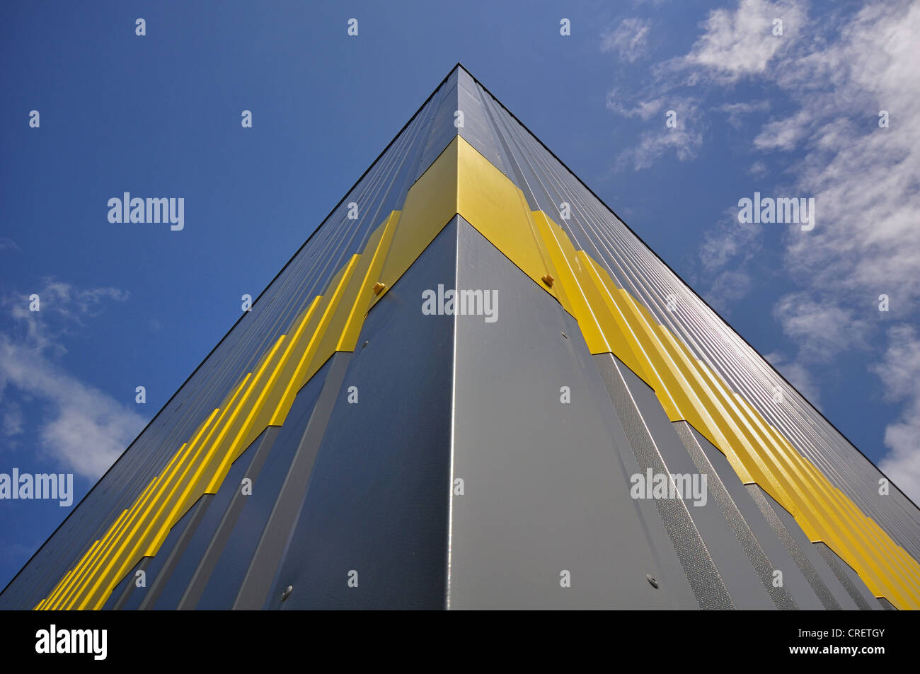 Cladding on industrial unit hi-res stock photography and images - Alamy
