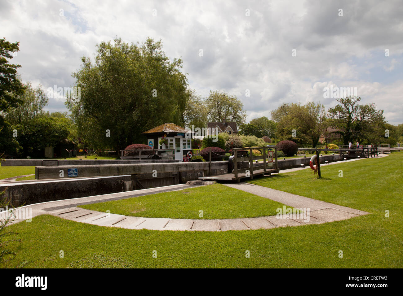 Buscot Lock on the River Thames, Oxfordshire, England. UK Stock Photo ...