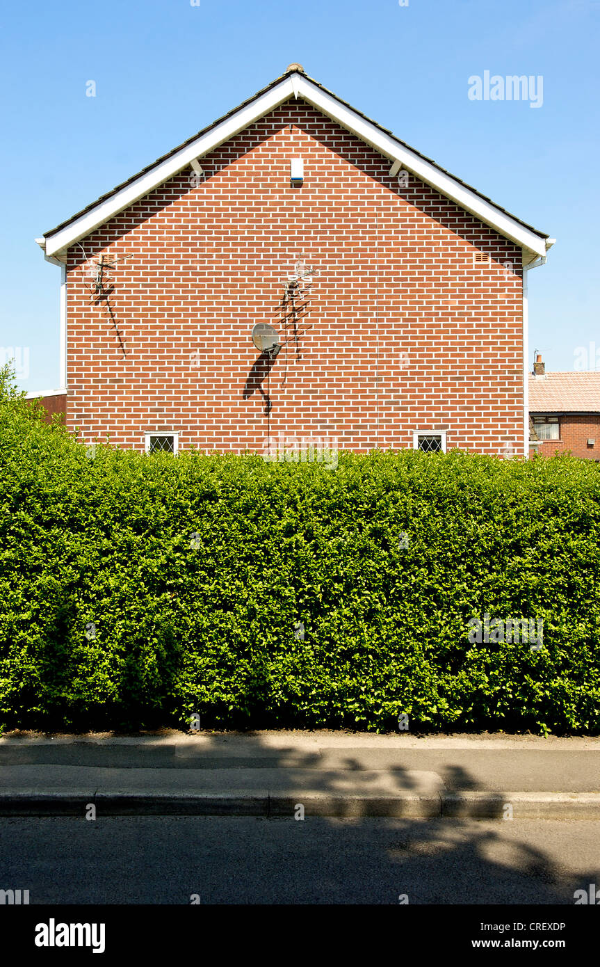 Privet hedge house hi-res stock photography and images - Alamy