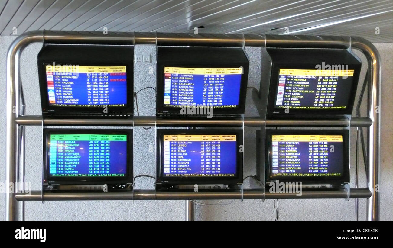 Departure screens airport hi-res stock photography and images - Alamy