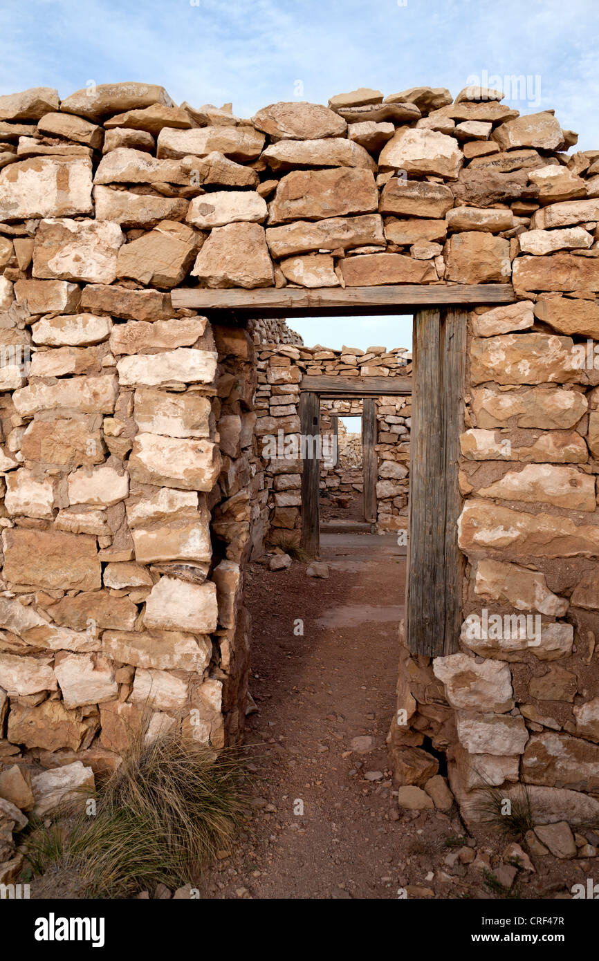 Two guns hi-res stock photography and images - Alamy