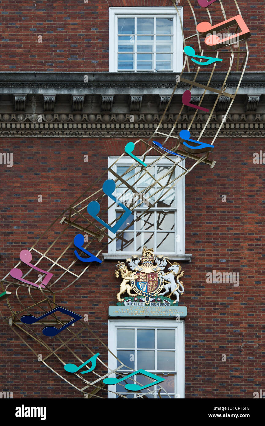 Shop facade road hi-res stock photography and images - Alamy