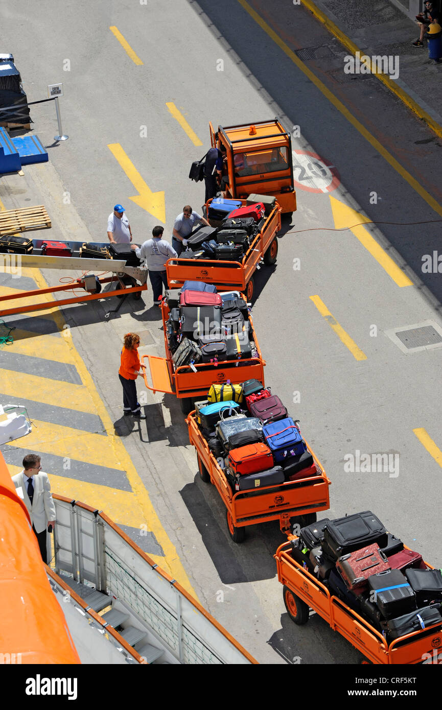 Possessions loading hi-res stock photography and images - Alamy