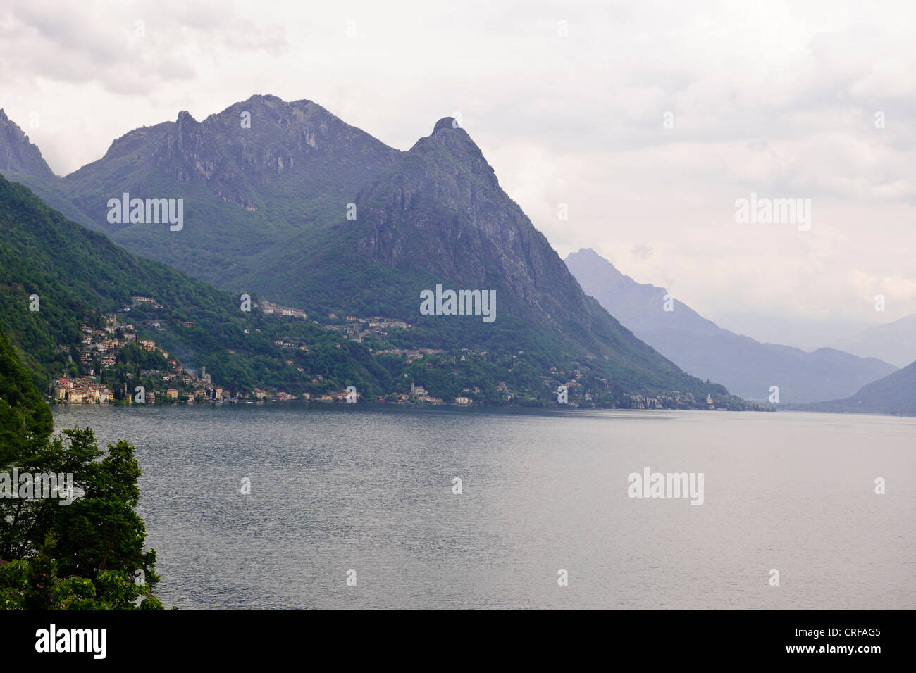 Ferries and mountains switzerland hi-res stock photography and images ...