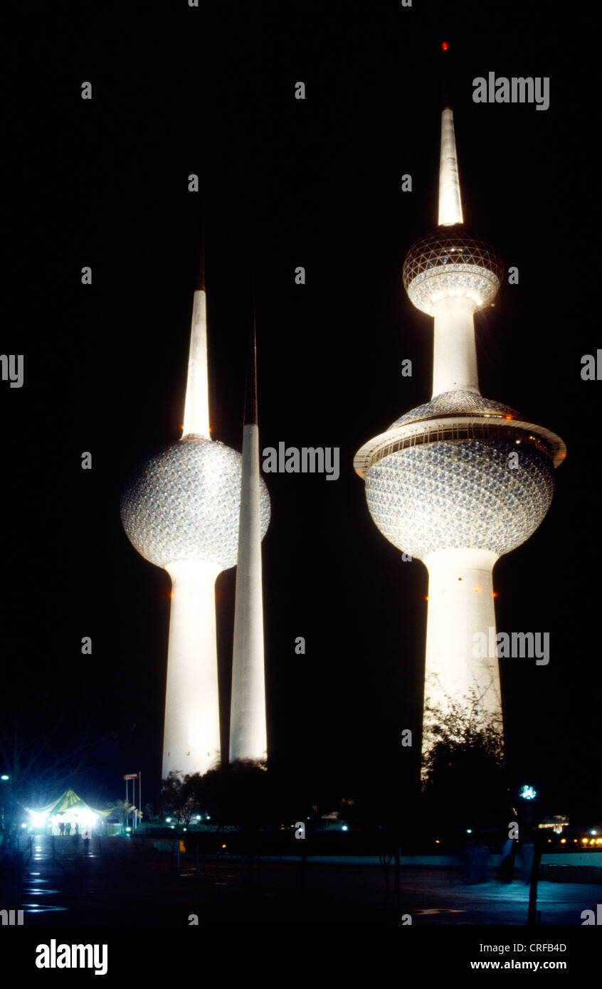 Kuwait - Kuwait City Kuwait Towers Illuminated At Night Stock Photo - Alamy